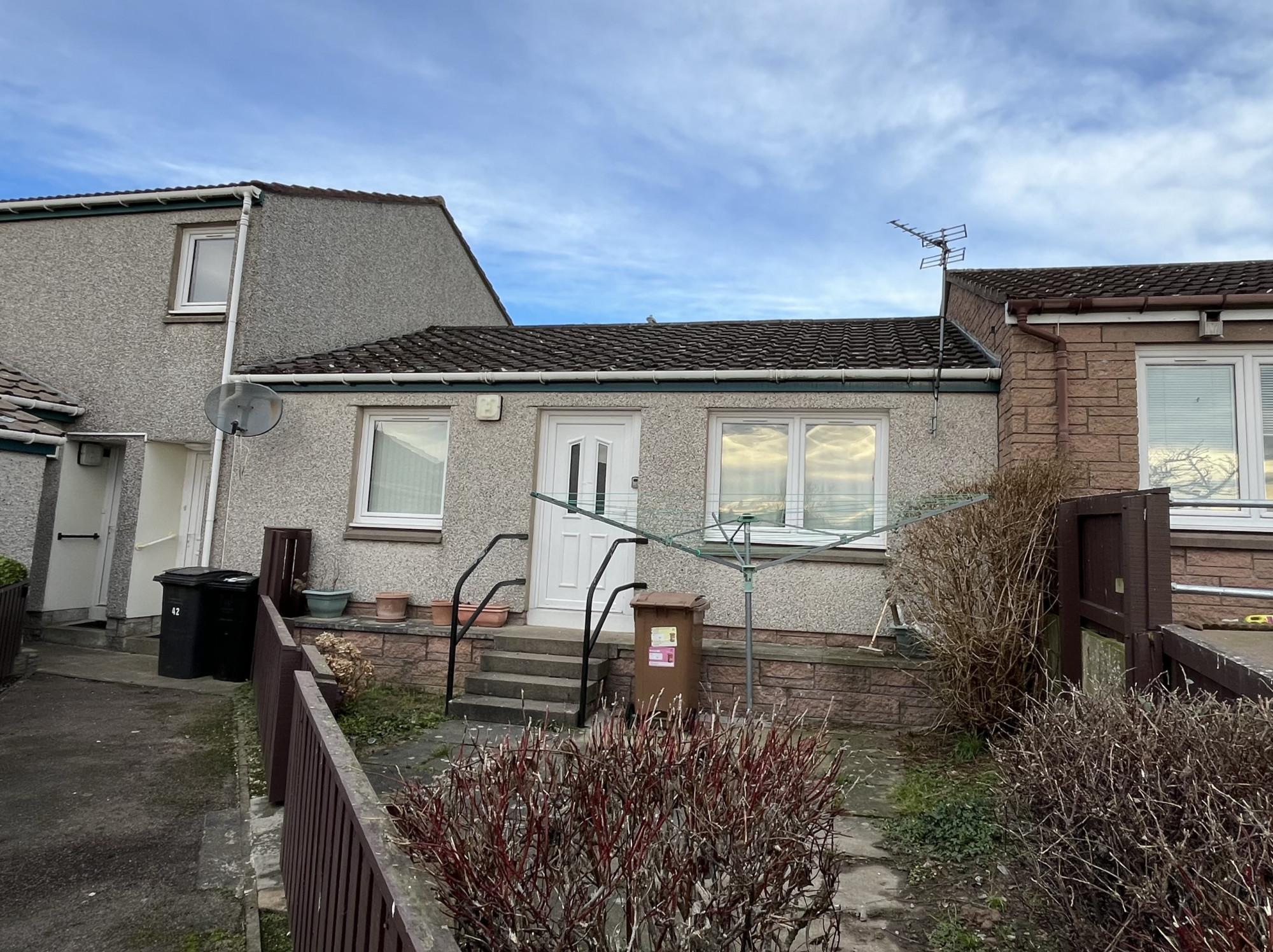 1 bedroom ground floor cottage flat in Sheddocksley, Aberdeen City ...